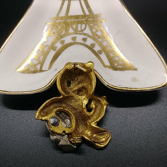 Danecraft | Jewelry | Vintage Danecraft Pinbrooch Of Bear With Honey ...